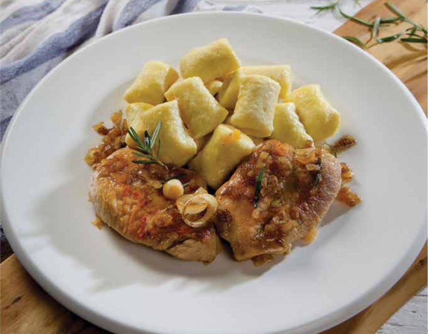 Puranji medaljoni v masleni omaki z rožmarinom • Recepti Over Net