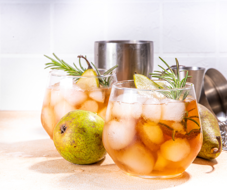 Hruškov koktajl z ginom • Recepti Over Net